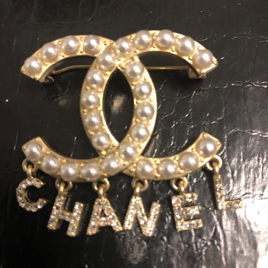 How to Spot a Chanel Fake - Dr. Lori Ph.D. Antiques Appraiser
